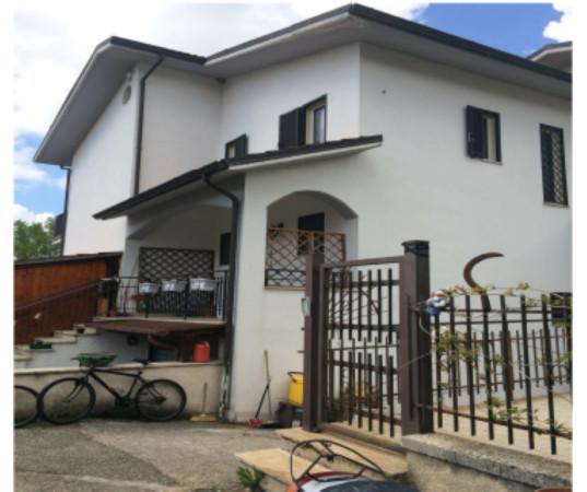Villa bifamiliare in vendita a Oricola
