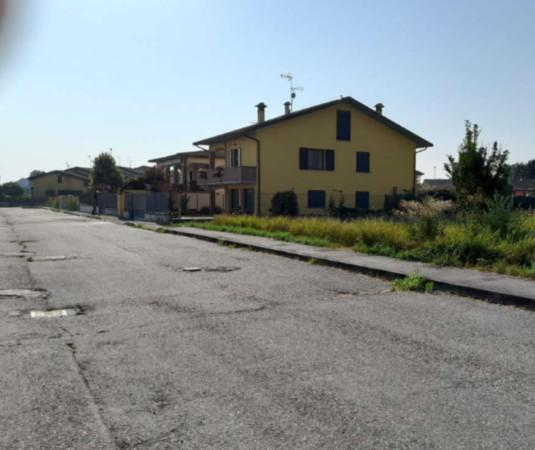 Terreno edificabile residenziale in vendita a Guardamiglio