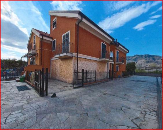 Garage - Posto auto in vendita a Albenga