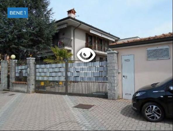 Villa in vendita a Dolzago