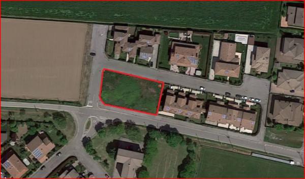 Terreno edificabile residenziale in vendita a Persico Dosimo