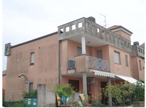 Appartamento in vendita a Robecchetto Con Induno