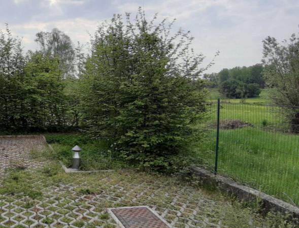 Posto auto in vendita a Monguzzo