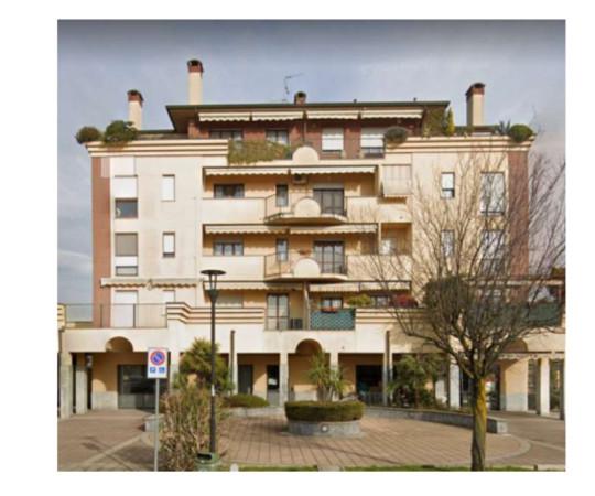Appartamento in vendita a Pessano Con Bornago