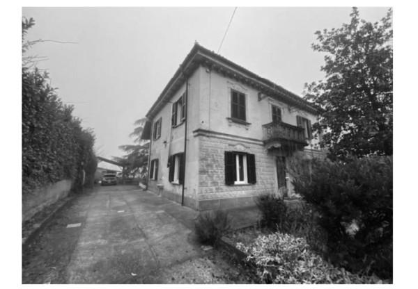 Appartamento in villa in vendita a Carezzano