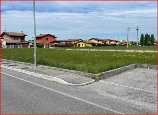 Terreno edificabile residenziale in vendita a Casalmoro