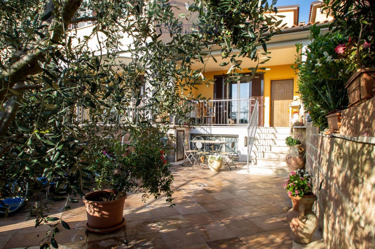 Villa a schiera in Via delle Azalee, Montalto di Castro