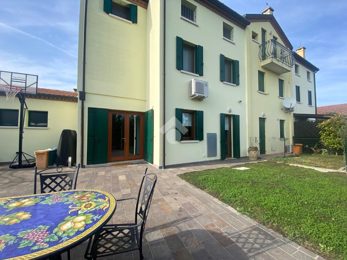 Villa in vendita a Due Carrare