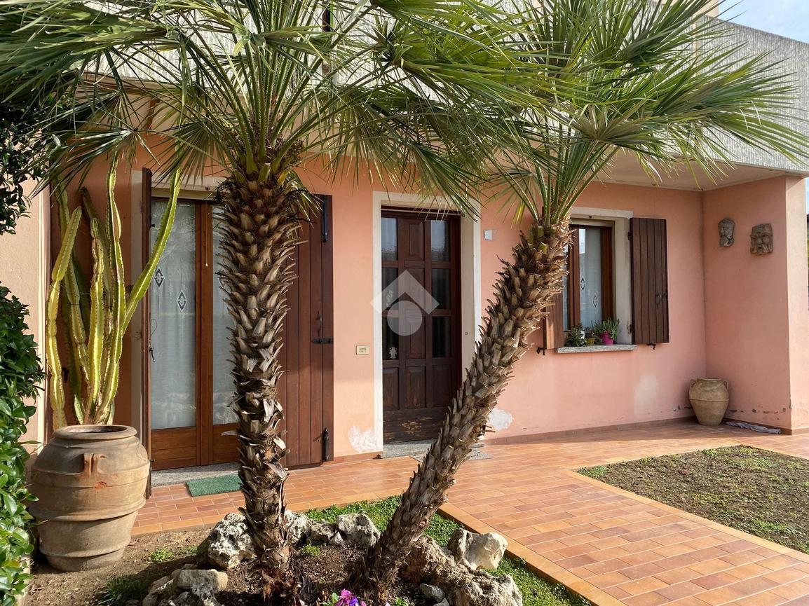 Villa a schiera in vendita a Due Carrare