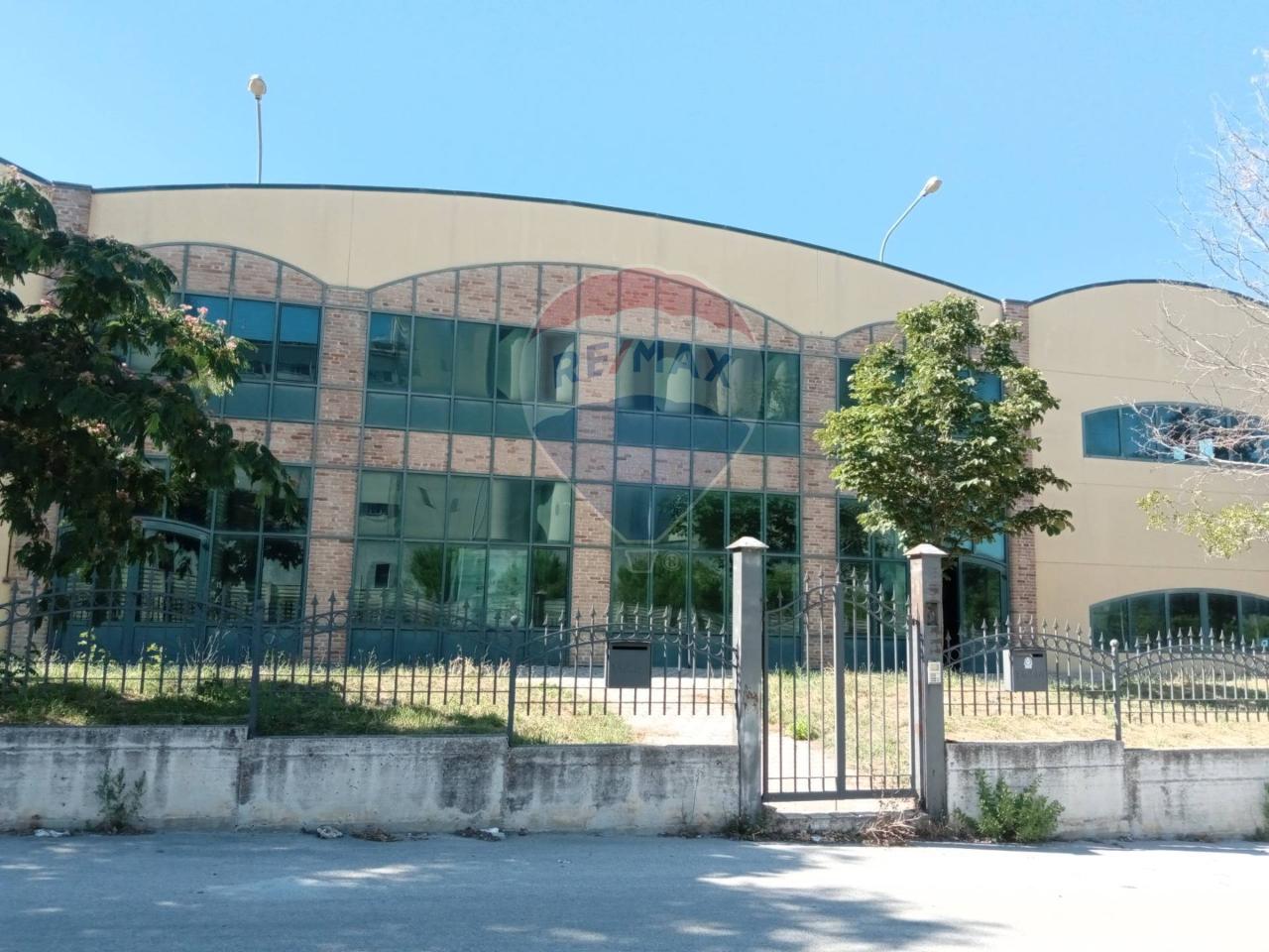 Negozio in affitto a Ripalimosani