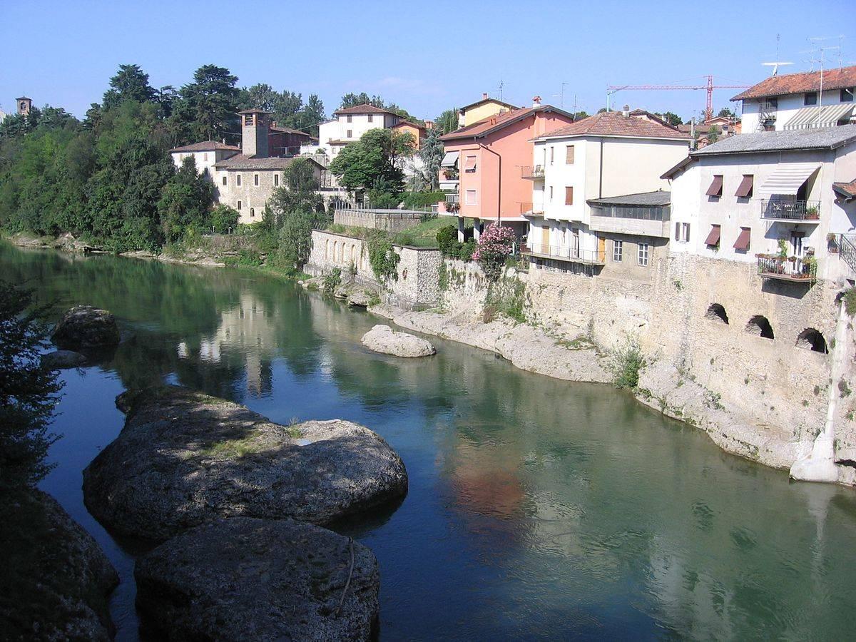 Negozio in vendita a Brembate