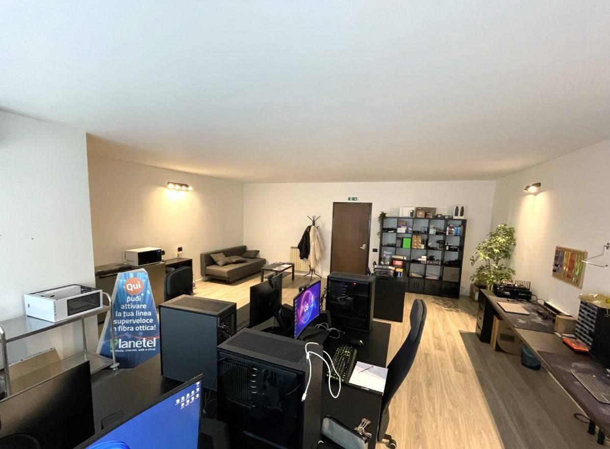 Ufficio in vendita a Osio Sotto