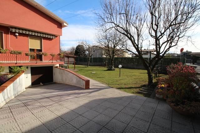 Villa in vendita a Brembate