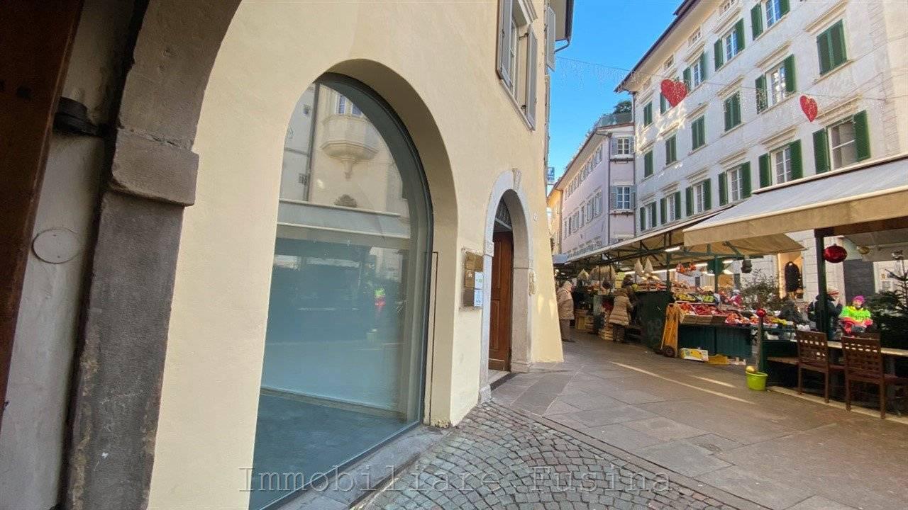 Locale commerciale in affitto a Bolzano