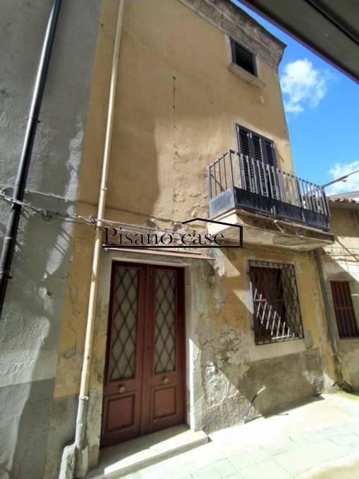 Casa indipendente in vendita a Roggiano Gravina