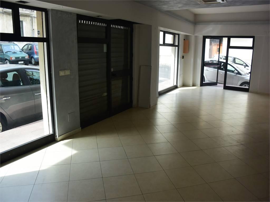 Locale commerciale in vendita a Corigliano-Rossano