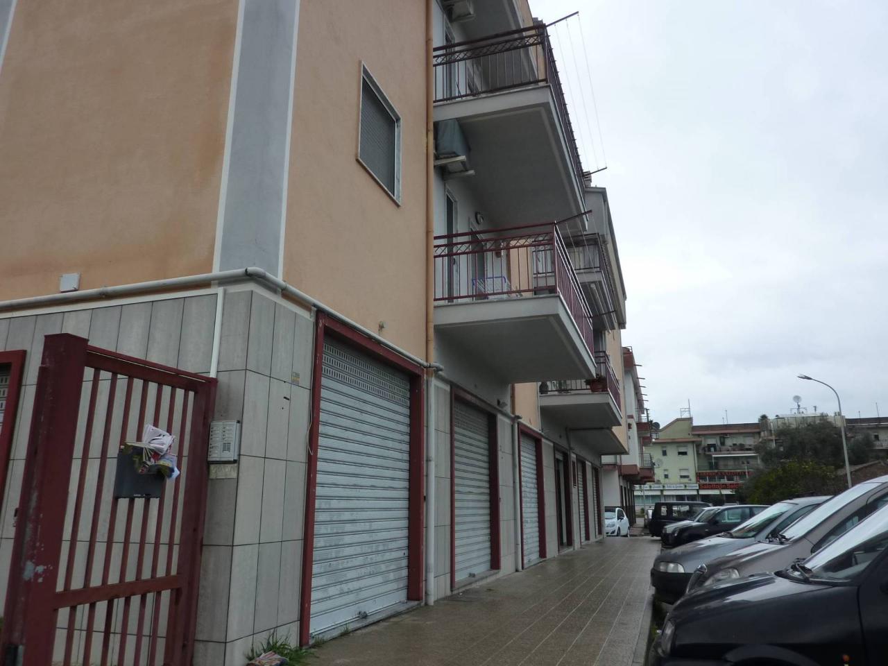 Locale commerciale in vendita a Corigliano-Rossano
