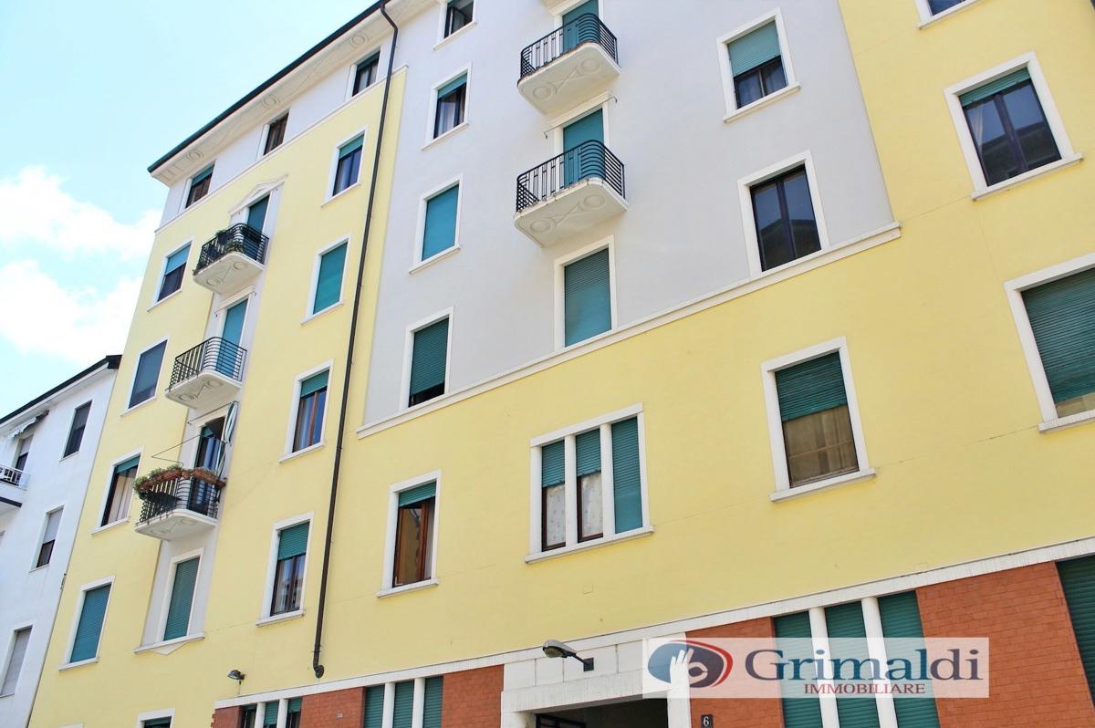 Magazzino in vendita a Milano