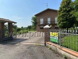Casa indipendente in vendita a Novellara