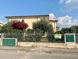 Appartamento in vendita a Villafranca Di Verona