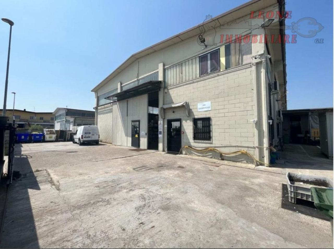 Capannone in vendita a Bornasco
