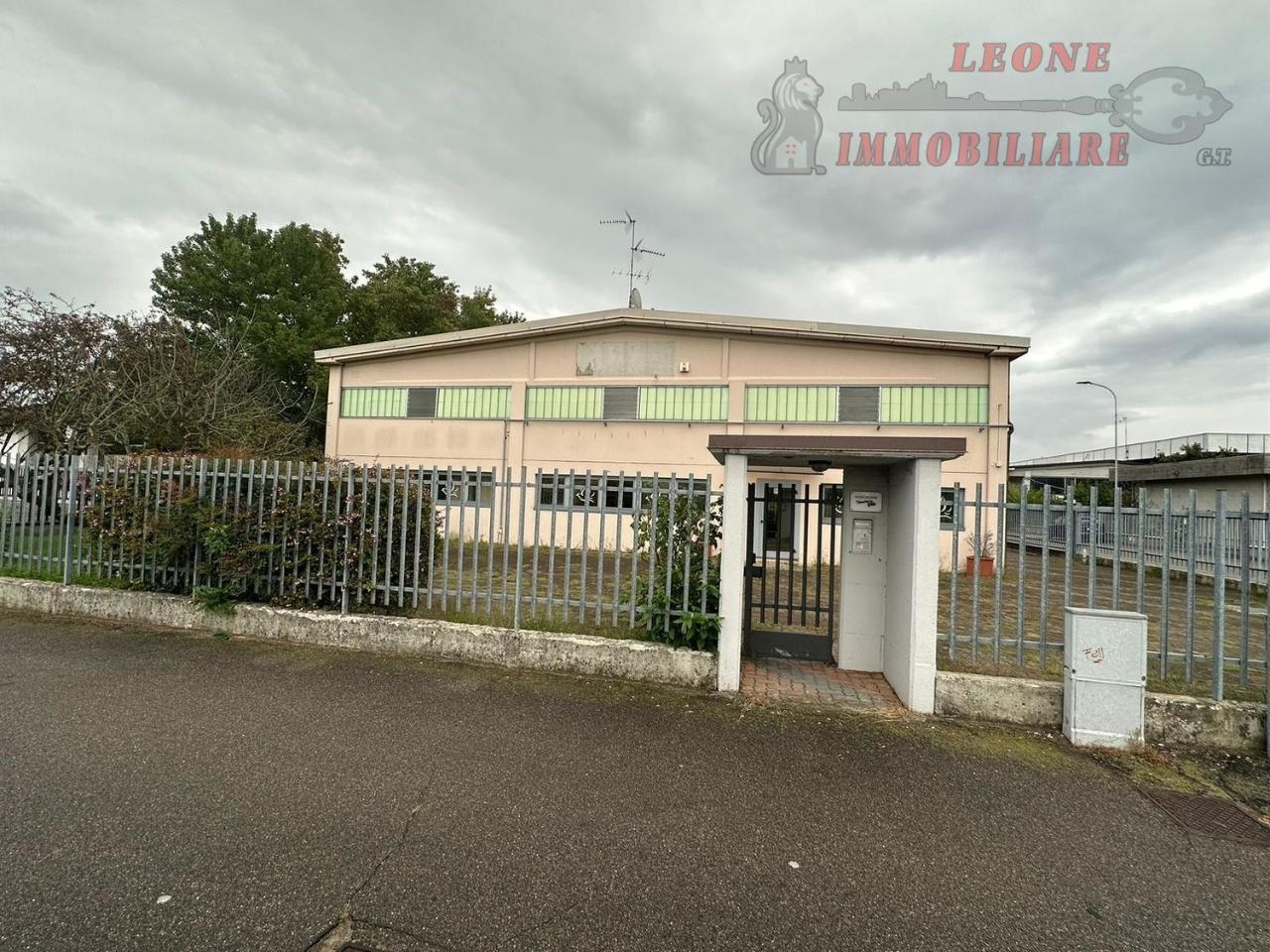 Capannone in affitto a San Genesio Ed Uniti