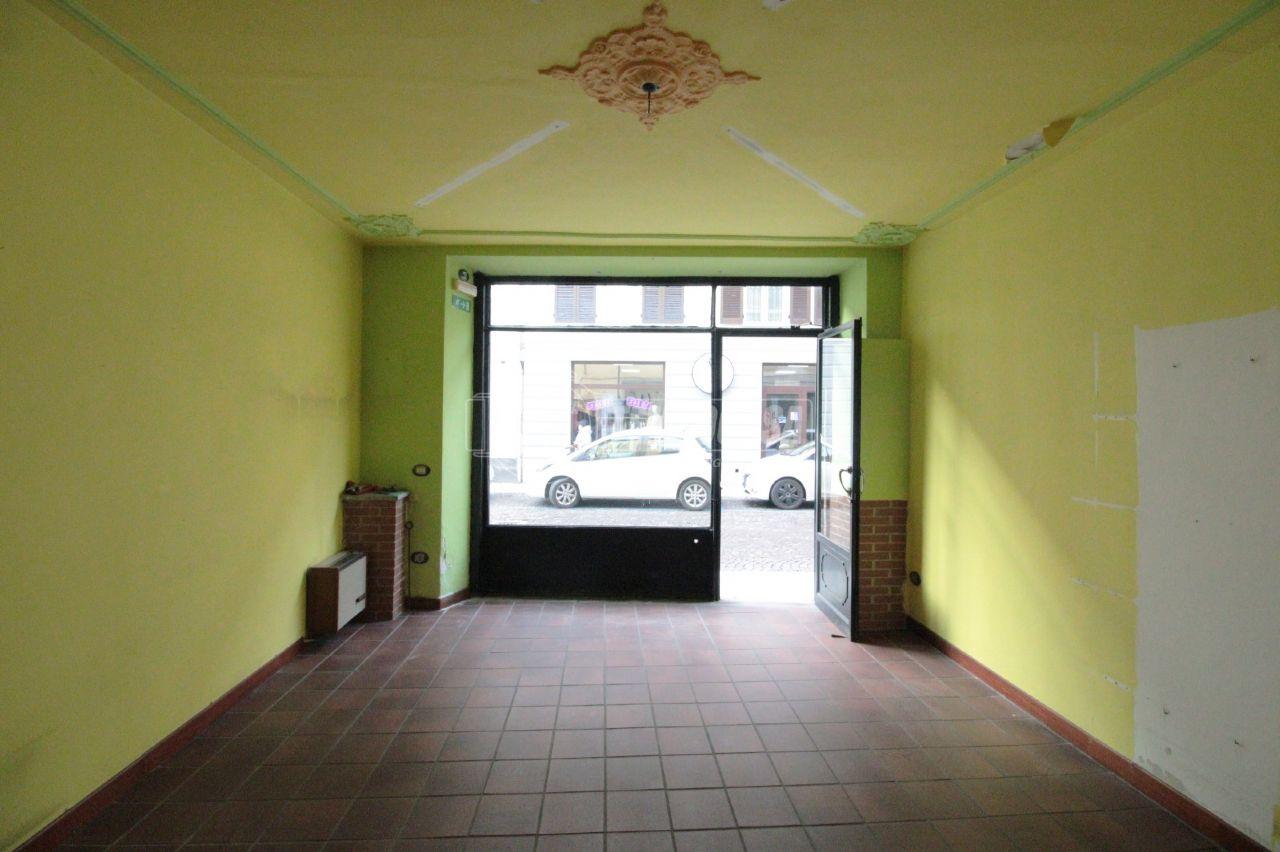 Negozio in vendita a Mortara