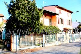 Casa indipendente in vendita a Verona