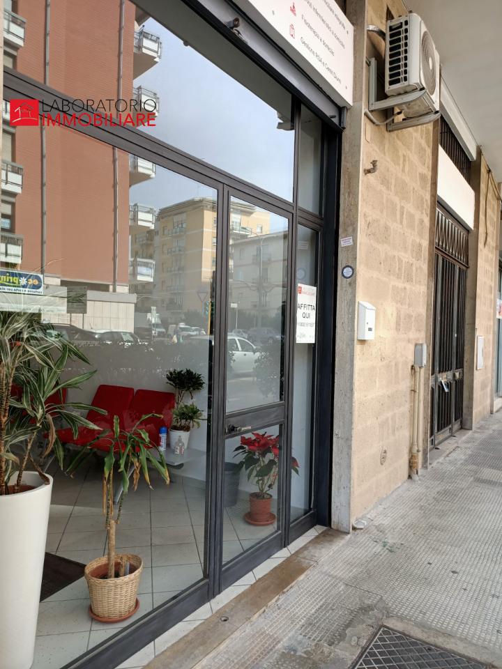 Negozio in affitto a Lecce