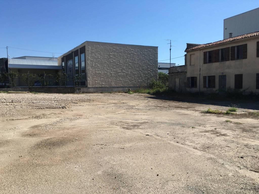 Terreno edificabile in vendita a Verona