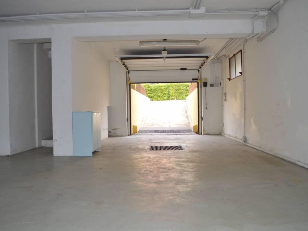 Magazzino in vendita a Verona