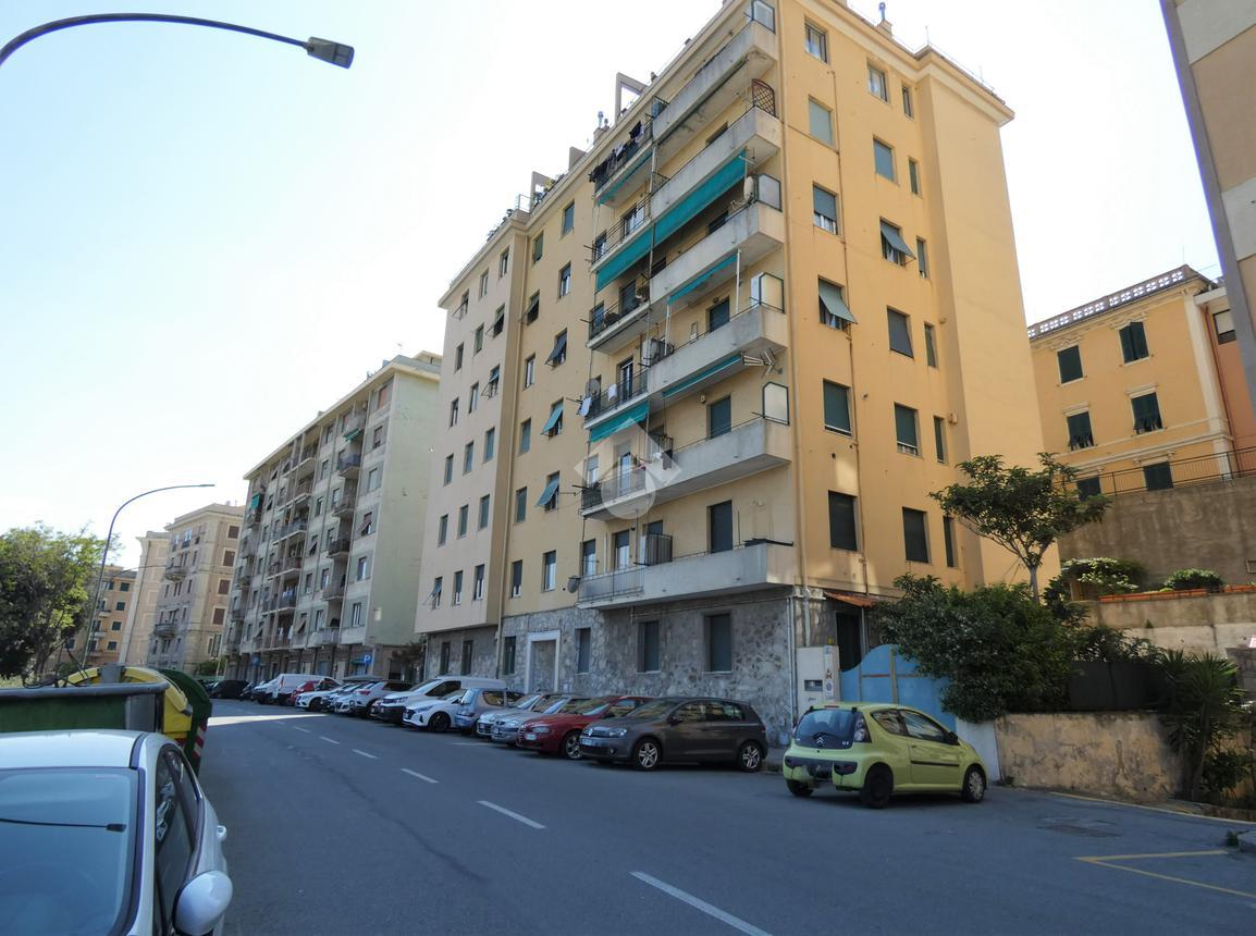 Appartamento in Via Bari 10, Genova