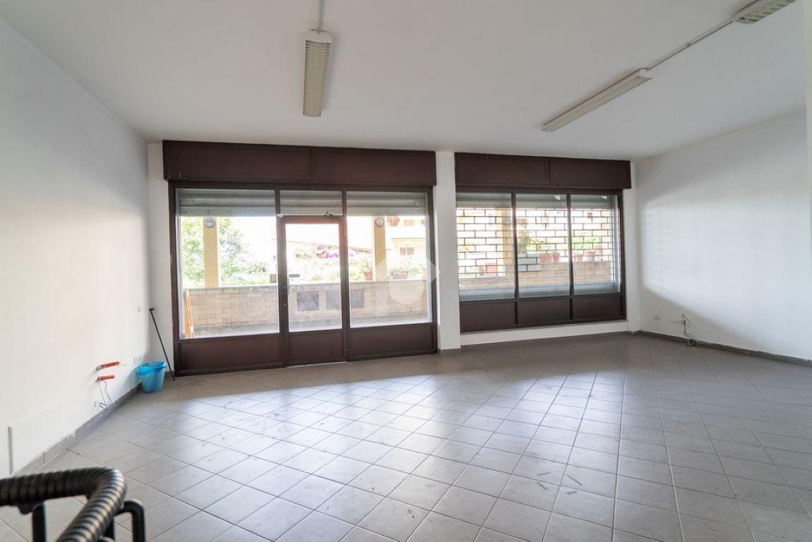 Negozio in vendita a Formello