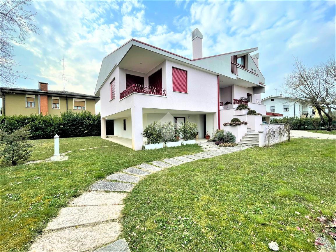 Villa in vendita a Silea