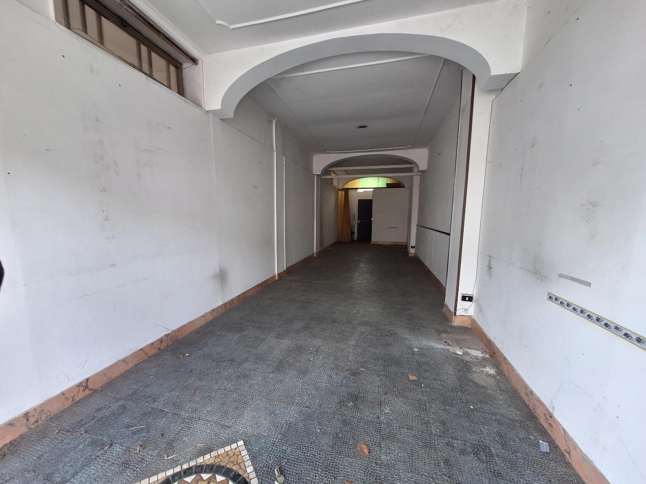 Negozio in affitto a Casapulla