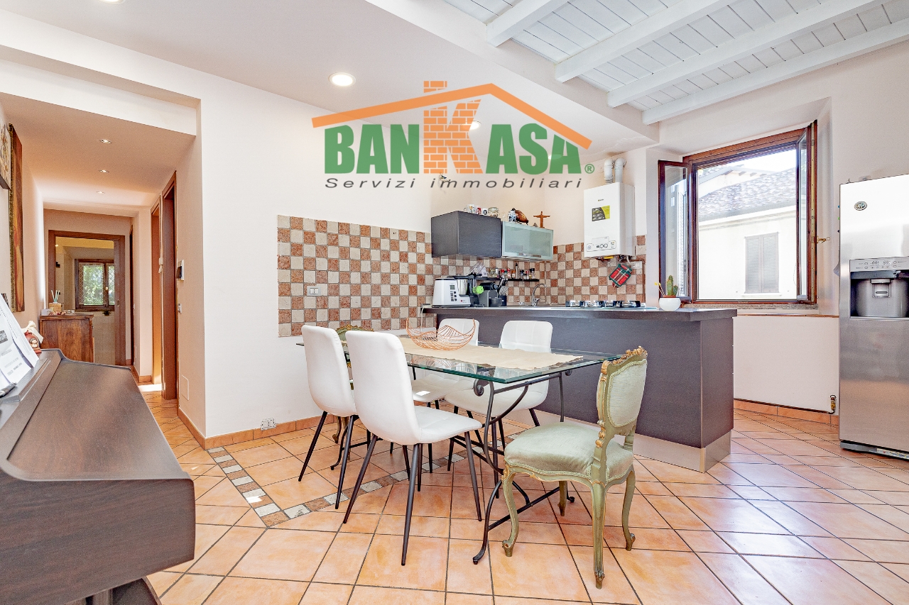 Appartamento in vendita a Besana In Brianza