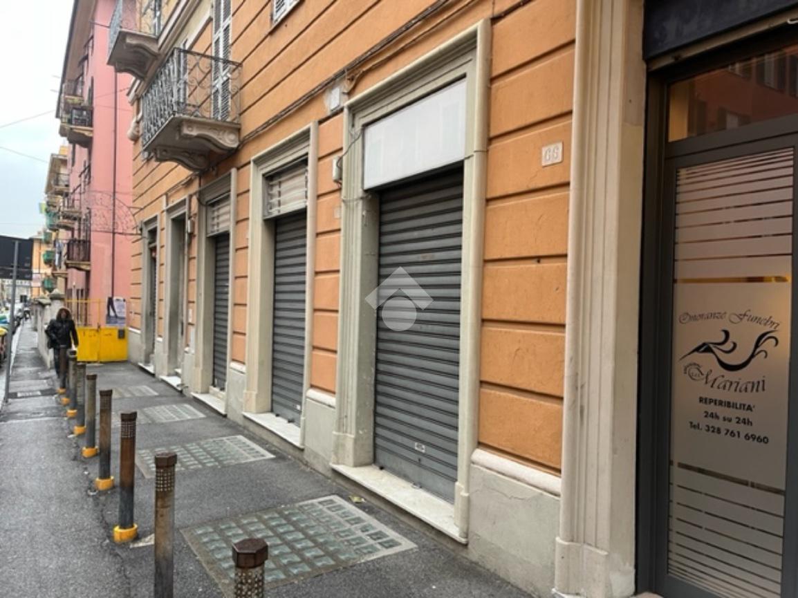 Negozio in affitto a Genova