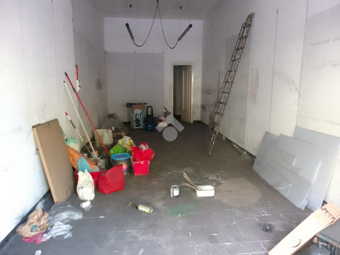 Negozio in affitto a Genova