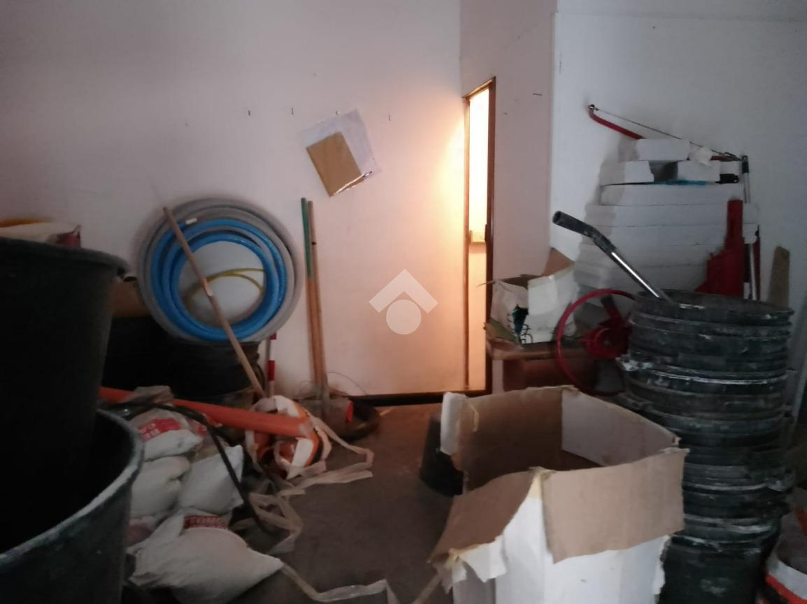 Negozio in affitto a Genova