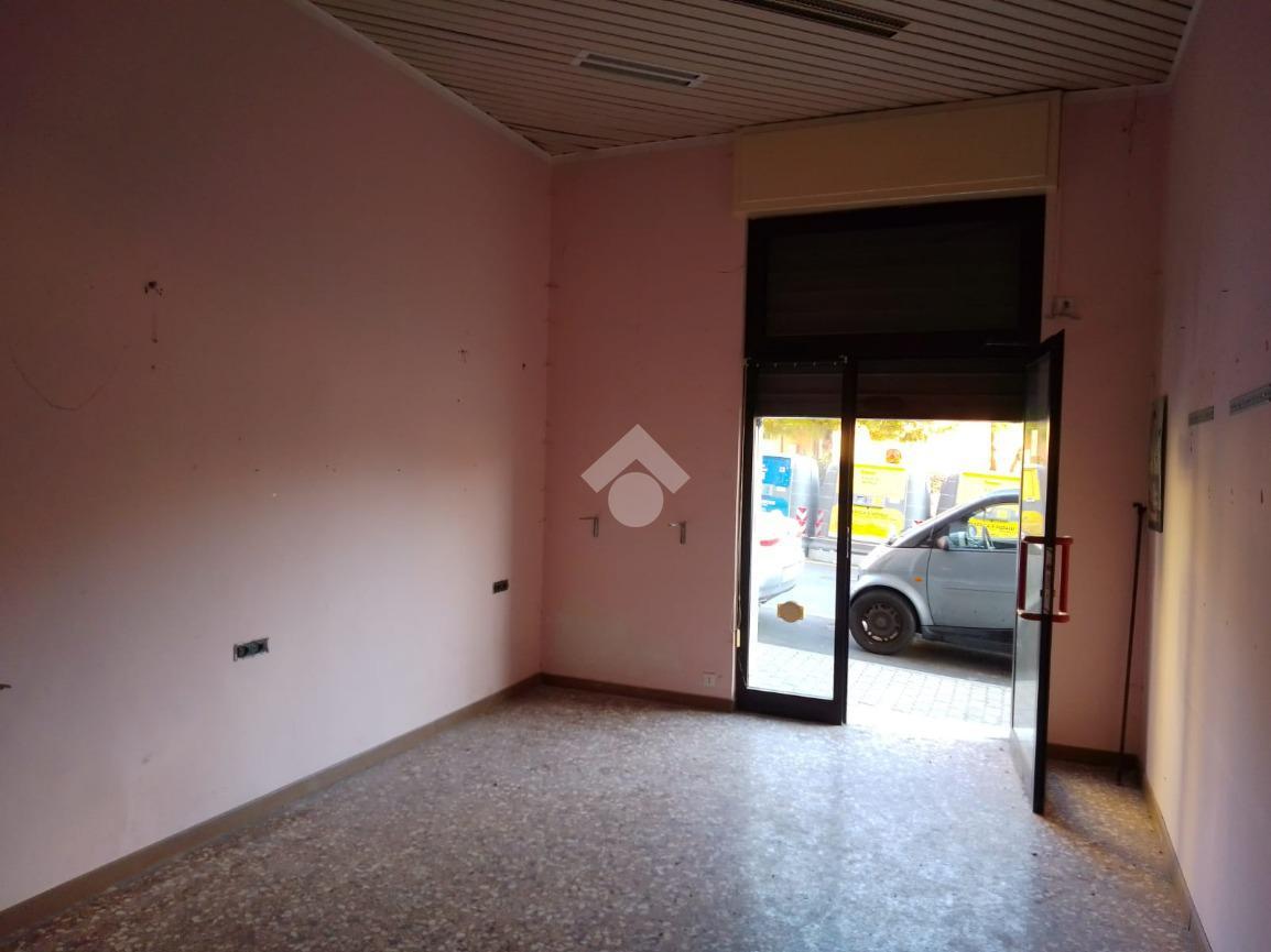 Negozio in affitto a Genova