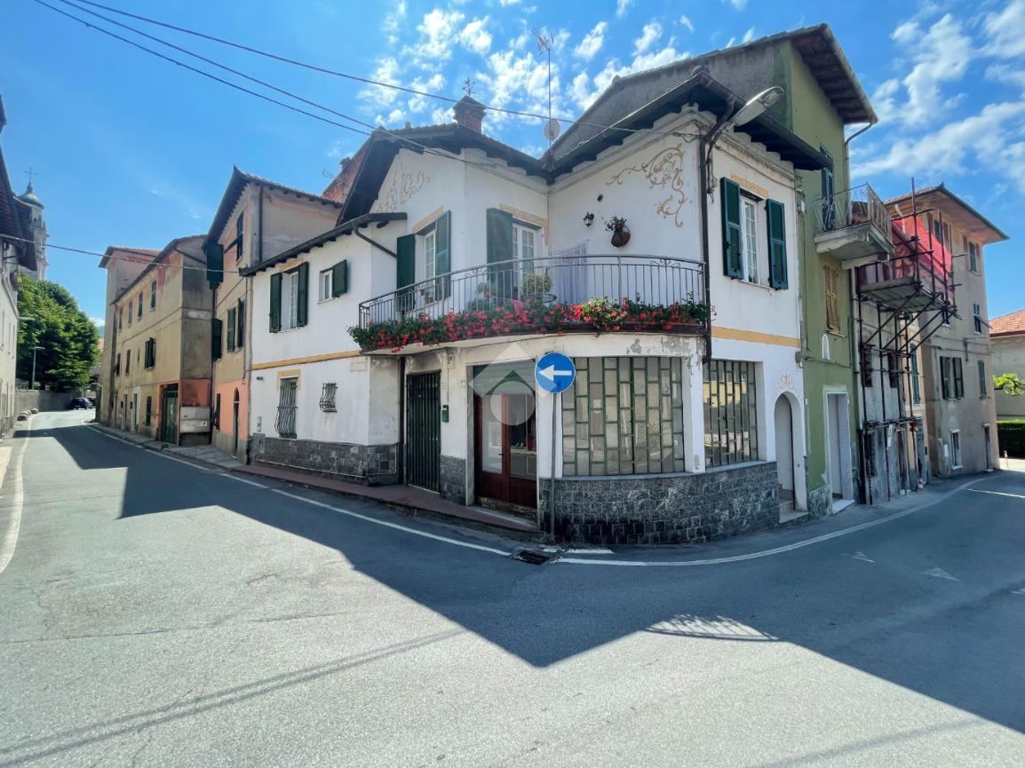 Negozio in vendita a Casella