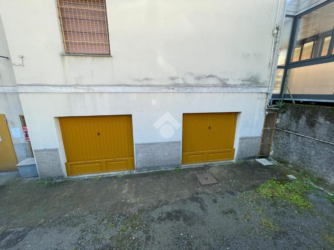 Magazzino in vendita a Serra Ricco'