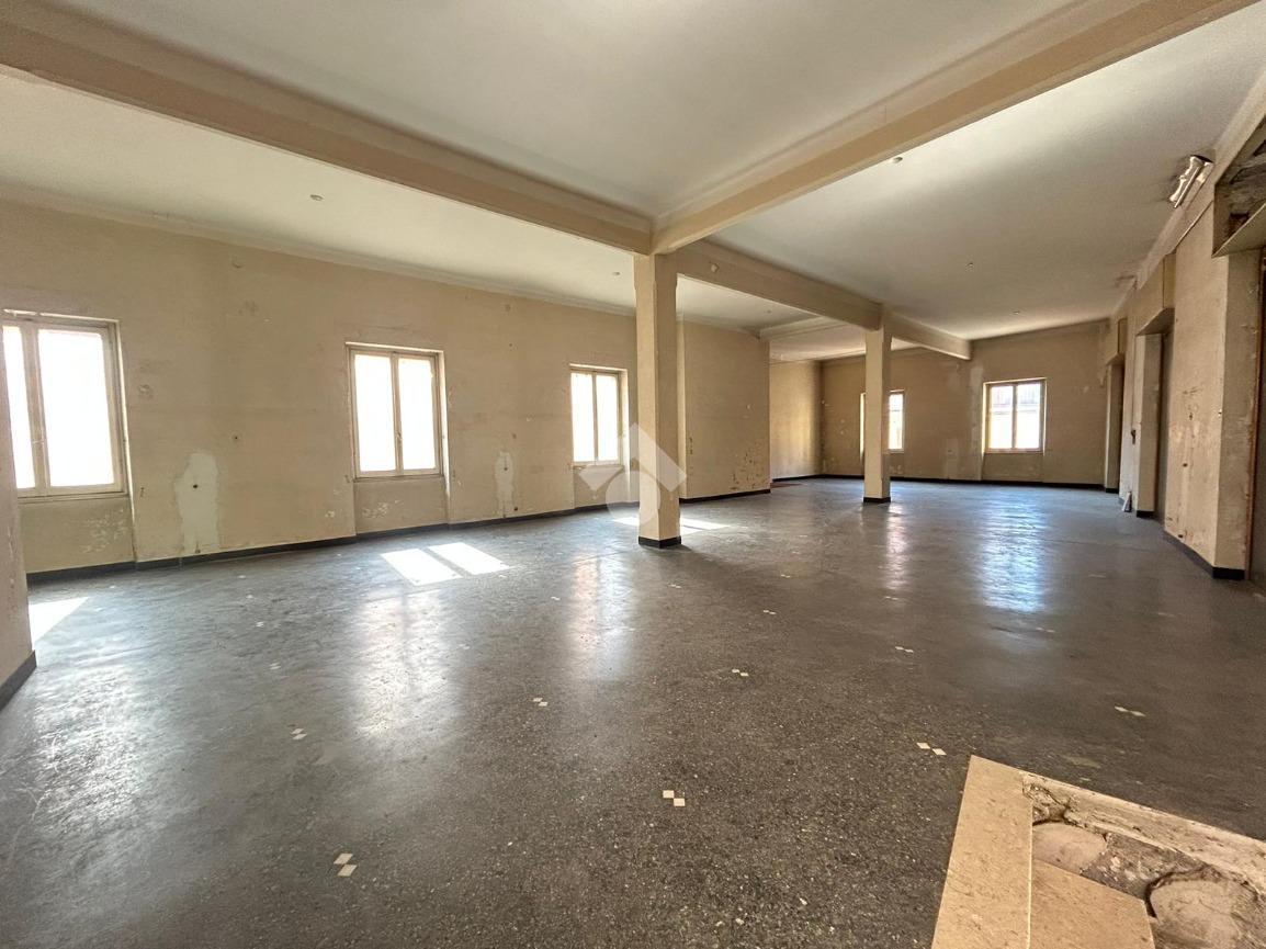 Magazzino in vendita a Genova