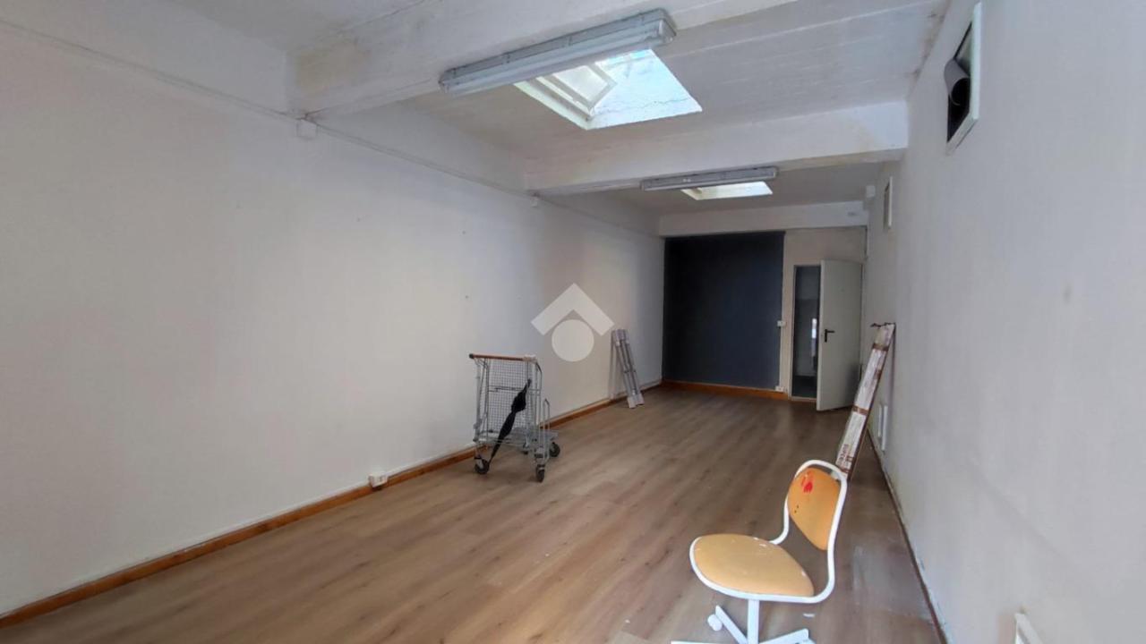 Magazzino in affitto a Genova