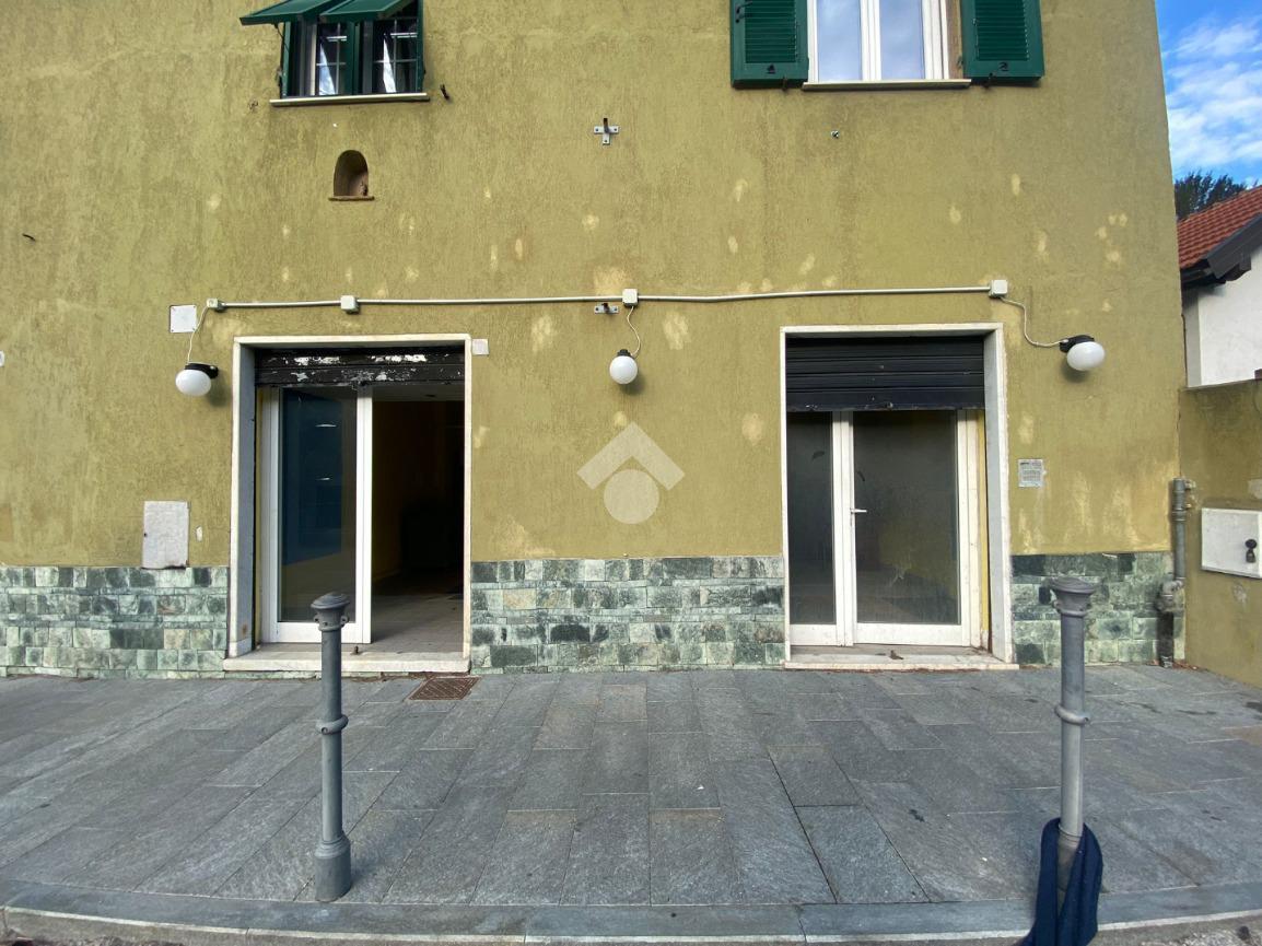 Negozio in affitto a Serra Ricco'