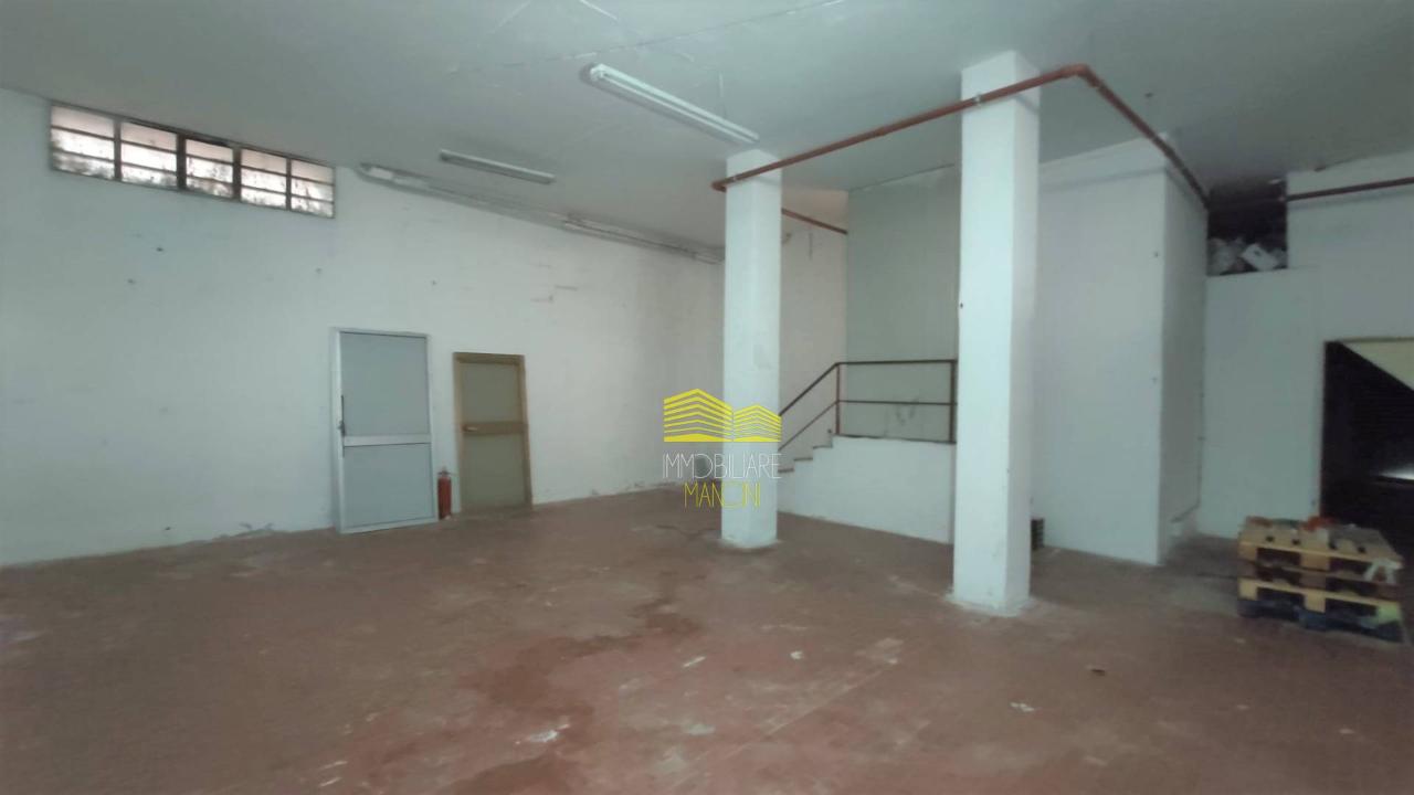 Magazzino in vendita a Brembate