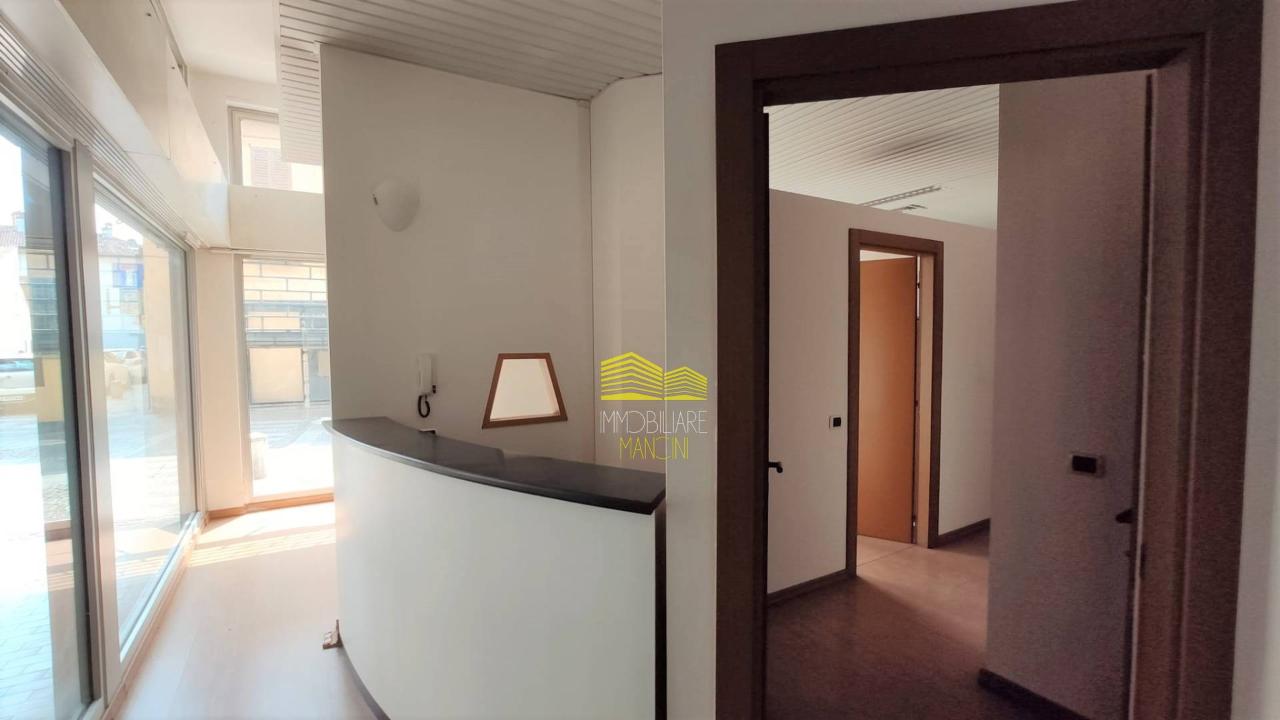 Ufficio in vendita a Trezzo Sull'Adda