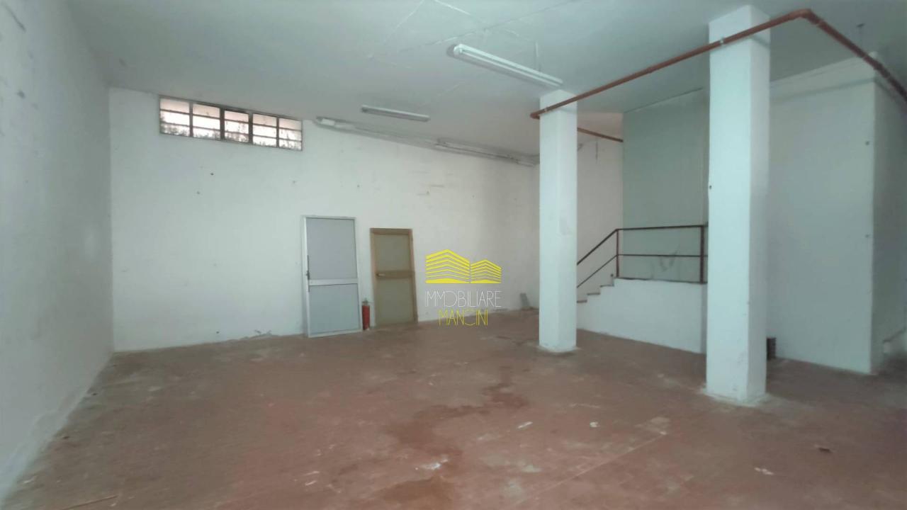 Magazzino in vendita a Brembate
