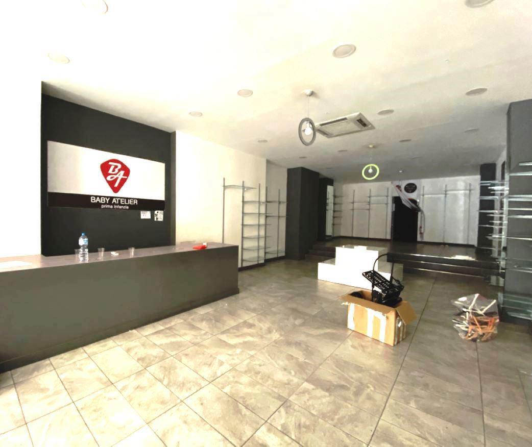 Negozio in affitto a Livorno