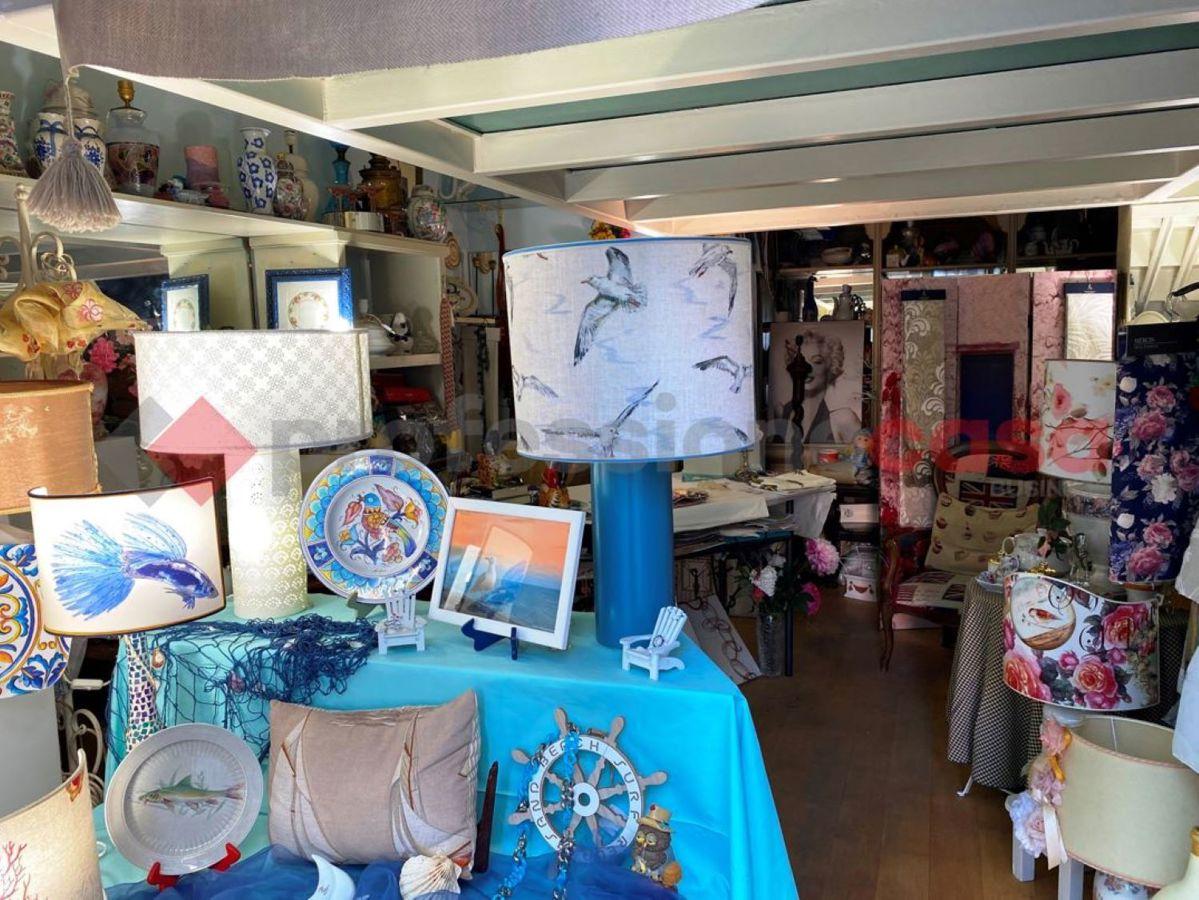 Negozio in vendita a Livorno